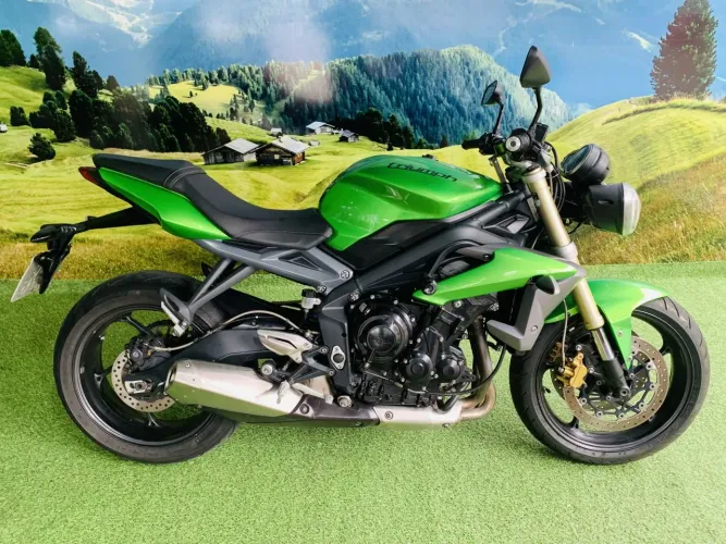 Motos Triumph Street Triple 675 no Brasil