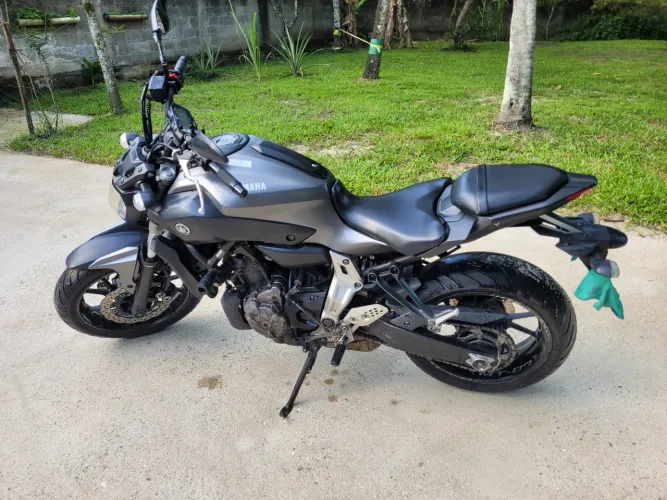 Motos Yamaha MT-07/MT-07 2016 no Brasil