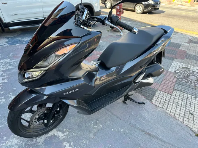 Motos Honda PCX 160 no Brasil