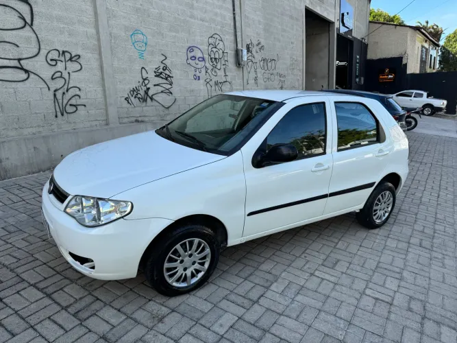 Fiat Palio Celebration 1.0 Fire Flex 8V 4P Usados e Novos