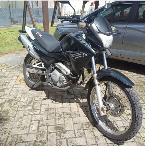 Motos Honda NX 400i Falcon no Brasil