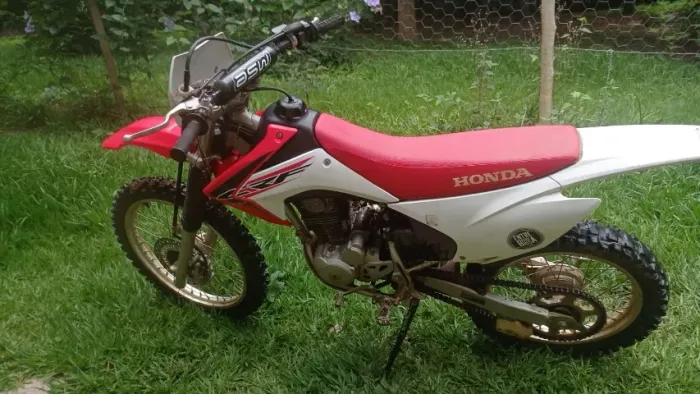 Motos Honda CRF 230 F no Brasil