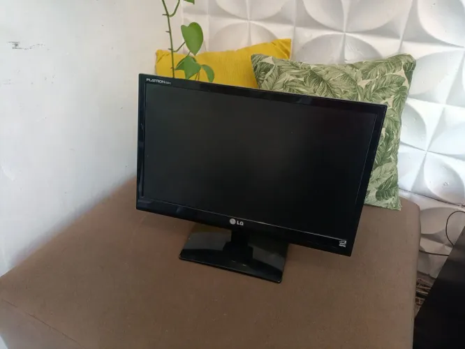 "monitores de 20 polegadas" - Monitores no Brasil