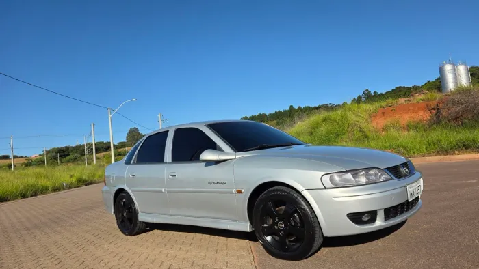 Chevrolet Vectra GLS/ Challenge 2.2 MPFI 16V Usados e Novos