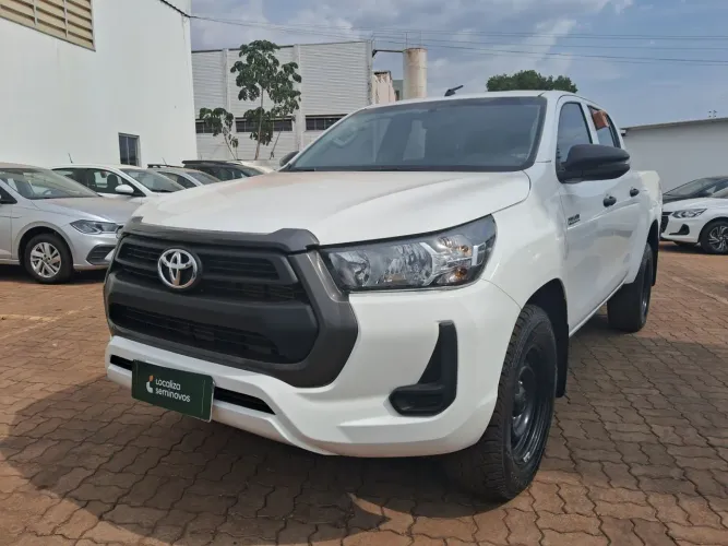 Toyota Hilux CD 4X4 2.8 Diesel Mec. Usados e Novos