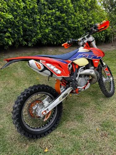 Motos KTM EXC 300 no Brasil