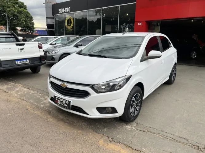 Chevrolet Onix Hatch LT 1.0 8V Flex Mec. 4P Usados e Novos - Montes ...