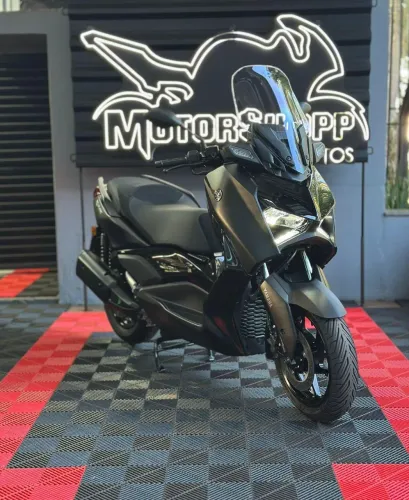 Motos Yamaha XMax 250 ABS 2025 no Brasil