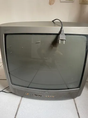 "tv de tubo" - TVs no Brasil