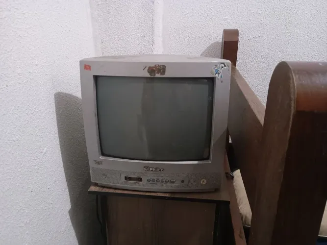 "tv de tubo" - TVs no Brasil
