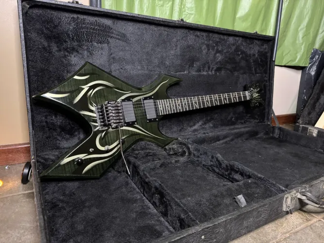 "warlock guitarra" - Instrumentos musicais no Brasil