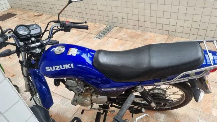 Motos Suzuki GS 120 no Brasil
