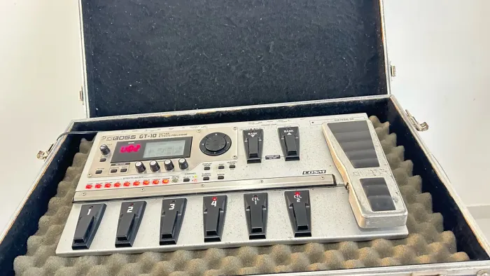 "pedaleira" - Instrumentos musicais no Brasil