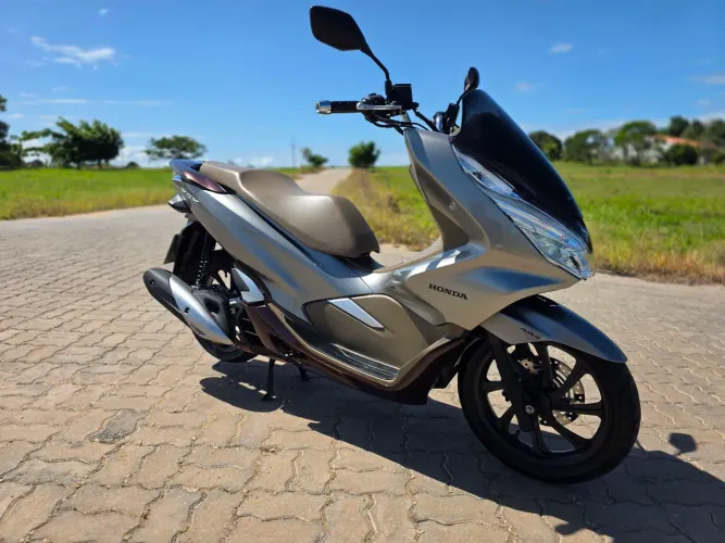 Motos Honda PCX 2022 no Brasil