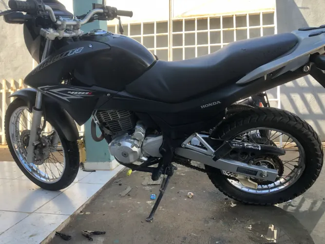 Motos Honda NX 400i Falcon no Brasil