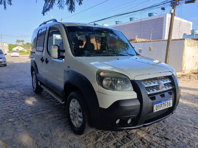 "carros com 6 lugares" - Carros Usados e Novos à venda