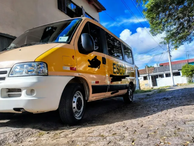"carro escolar" no Brasil