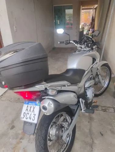 Motos Honda NX 400i Falcon no Brasil