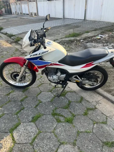 Motos Honda NX 400i Falcon no Brasil