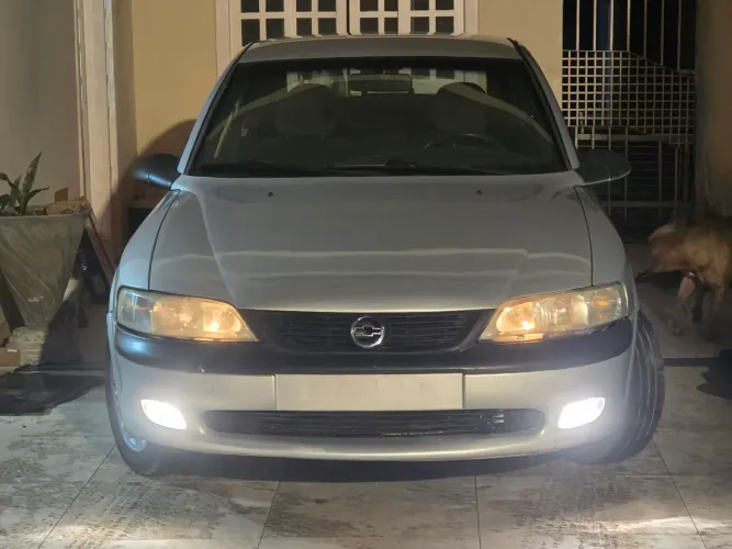 Chevrolet Vectra CD 2.2 16V / 2.0 16V Mec./aut. Usados e Novos