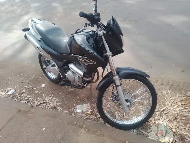 Motos Honda NX 400i Falcon no Brasil