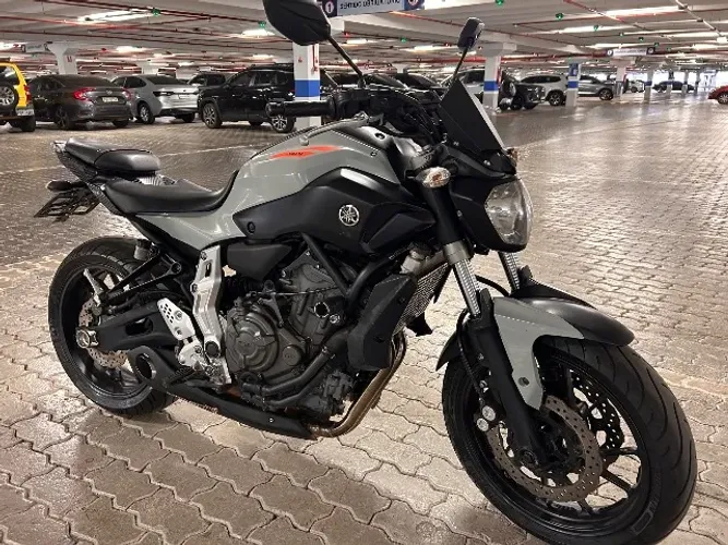 Motos Yamaha MT-07/MT-07 2015 no Brasil