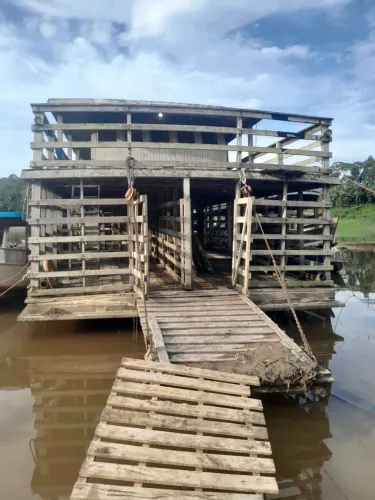 "balsa flutuante" no Brasil