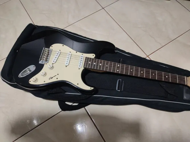 "guitarra tagima zero" - Instrumentos musicais no Brasil