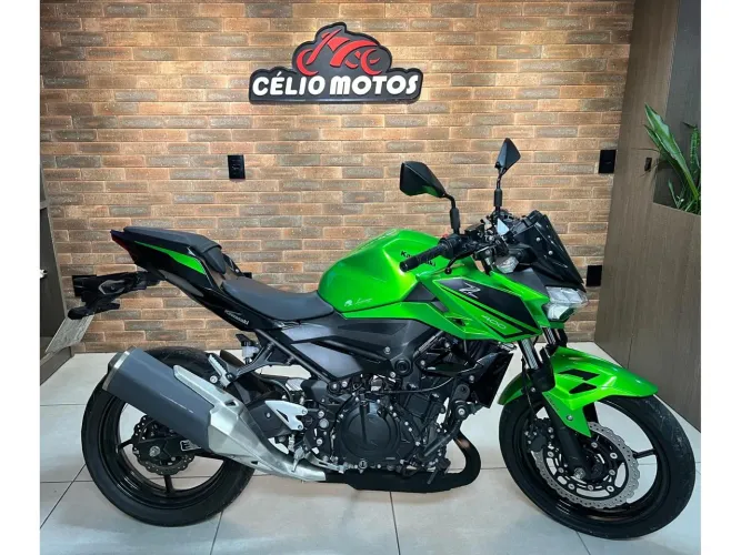 Motos Kawasaki Z 400 no Brasil