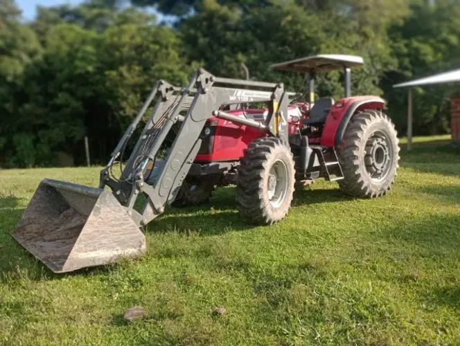 "trator com concha" - Tratores e máquinas agrícolas no Brasil