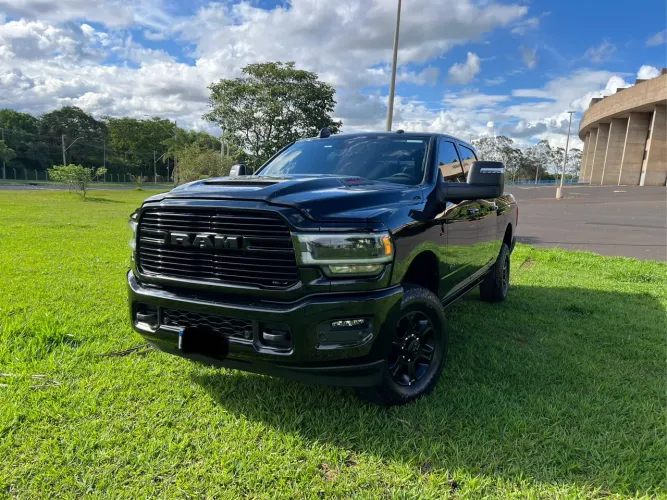 Ram 2500 Laram. 6.7 Night ED. TB CD 4X4 DIE Usados e Novos
