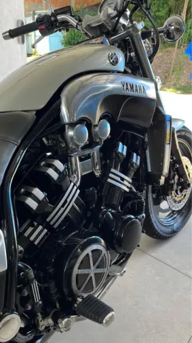 Motos Yamaha V-Max 1200 no Brasil