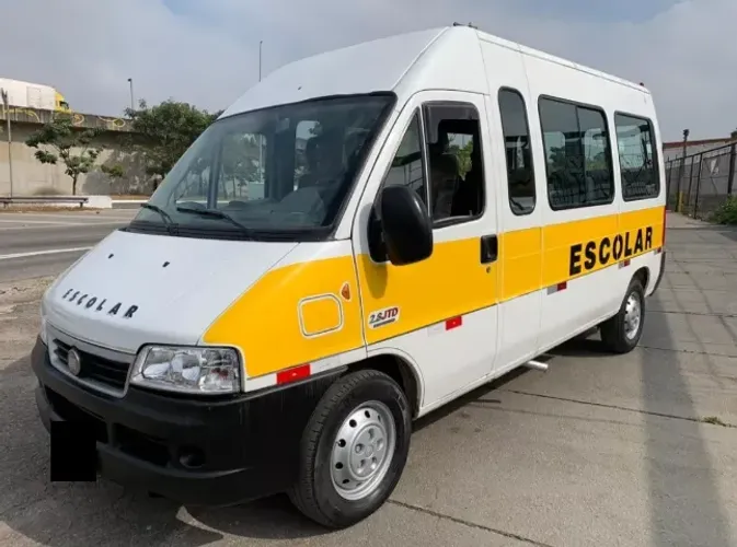"carro escolar" no Brasil