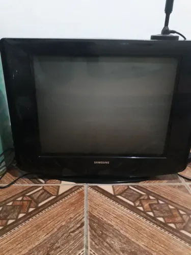 "tv de tubo" - TVs no Brasil