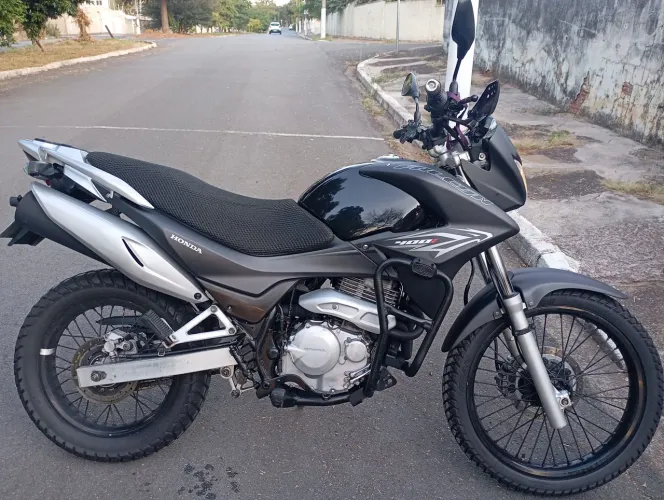 Motos Honda NX 400i Falcon no Brasil