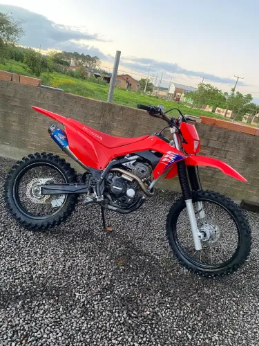 Motos Honda CRF 250 F no Brasil