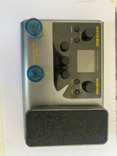 "pedaleira" - Instrumentos musicais no Brasil