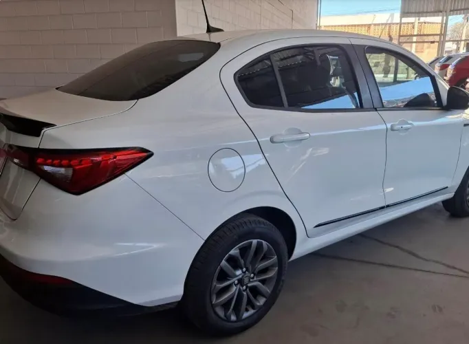 Fiat Cronos Drive 1.3 8V Flex Usados e Novos