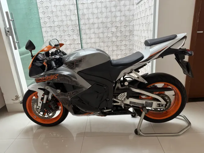 Motos Honda CBR 600 RR no Brasil