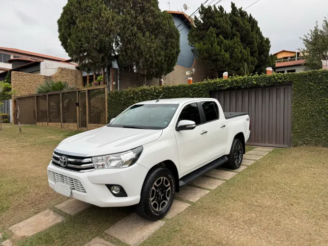 Toyota Hilux CD 4X4 2.8 Diesel Mec. Usados e Novos