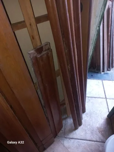 "alisar de porta" no Brasil