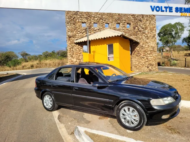 Chevrolet Vectra CD 2.2 16V / 2.0 16V Mec./aut. Usados e Novos