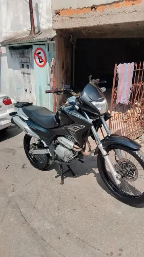 Motos Honda NX 400i Falcon no Brasil