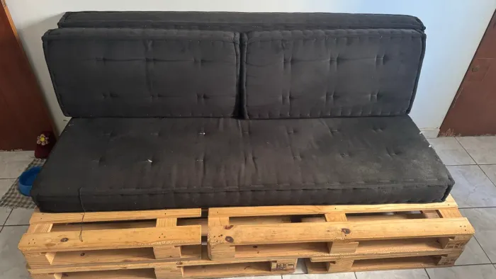 "sofas de paletes" - Sofás e Poltronas no Brasil