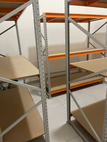 "prateleira porta palete" no Brasil