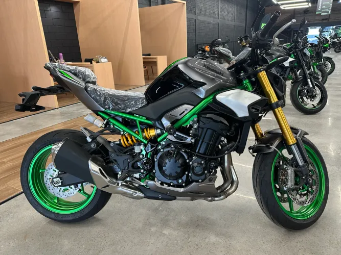 Motos Kawasaki Z 900 R Edition no Brasil