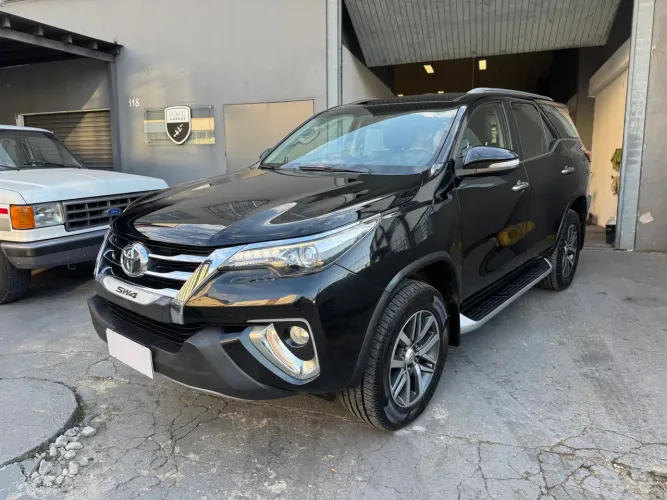 Toyota Hilux SW4 SRX 4X4 4.0 V6 24V Aut. Usados e Novos