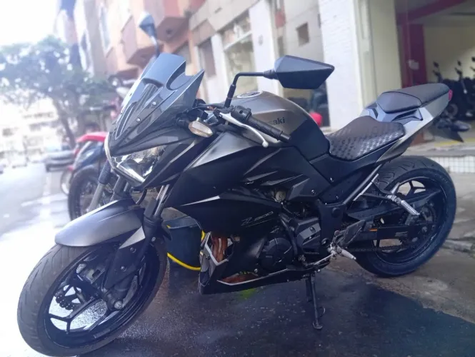 Motos Kawasaki Z 300 no Brasil