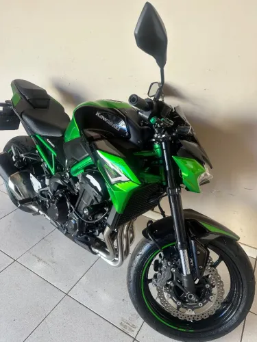 Motos Kawasaki Z 900 no Brasil