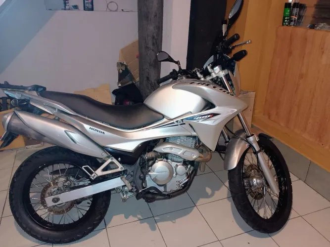Motos Honda NX 400i Falcon no Brasil